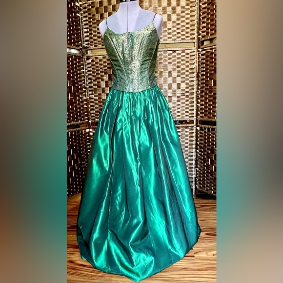 Scott McClintock | Dresses | 8 Scott Mcclintock 998 Corset Prom Dress ...